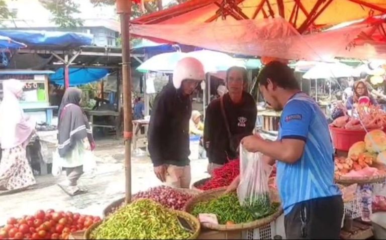 Harga Komoditas Pangan Naik Menjelang Ramadan di Pasar Kranggot Cilegon ...