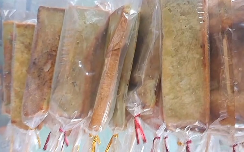 Putri Padang Viral karena Roti Sweety, Netizen Soroti Harga dan Ukuran ...